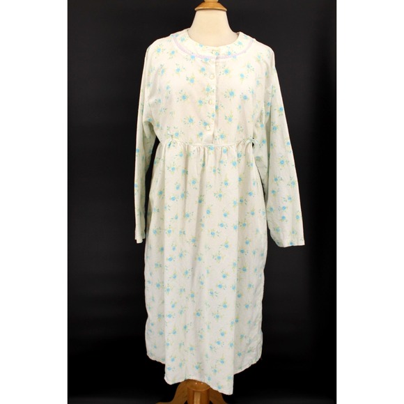 Laura Ashley | Intimates & Sleepwear | Laura Ashley Vtg Flannel Floral ...